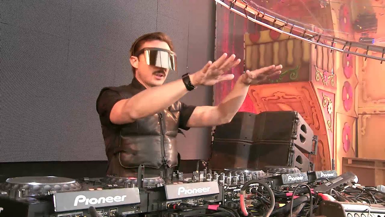 Martin Solveig - AAC BOOKING